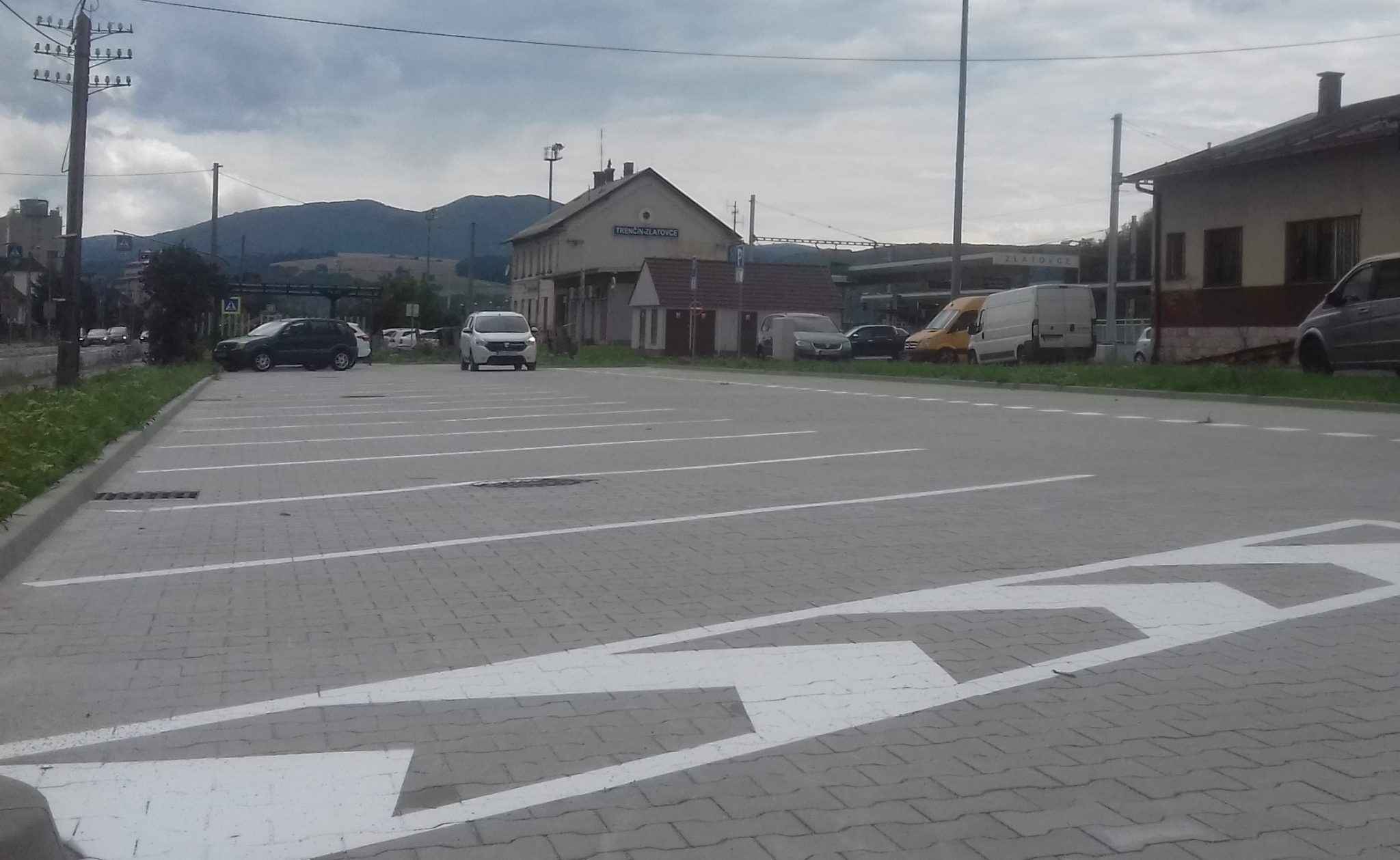 Bezplatné parkovisko pri zlatovskej stanici je už otvorené - Parkovanie ...